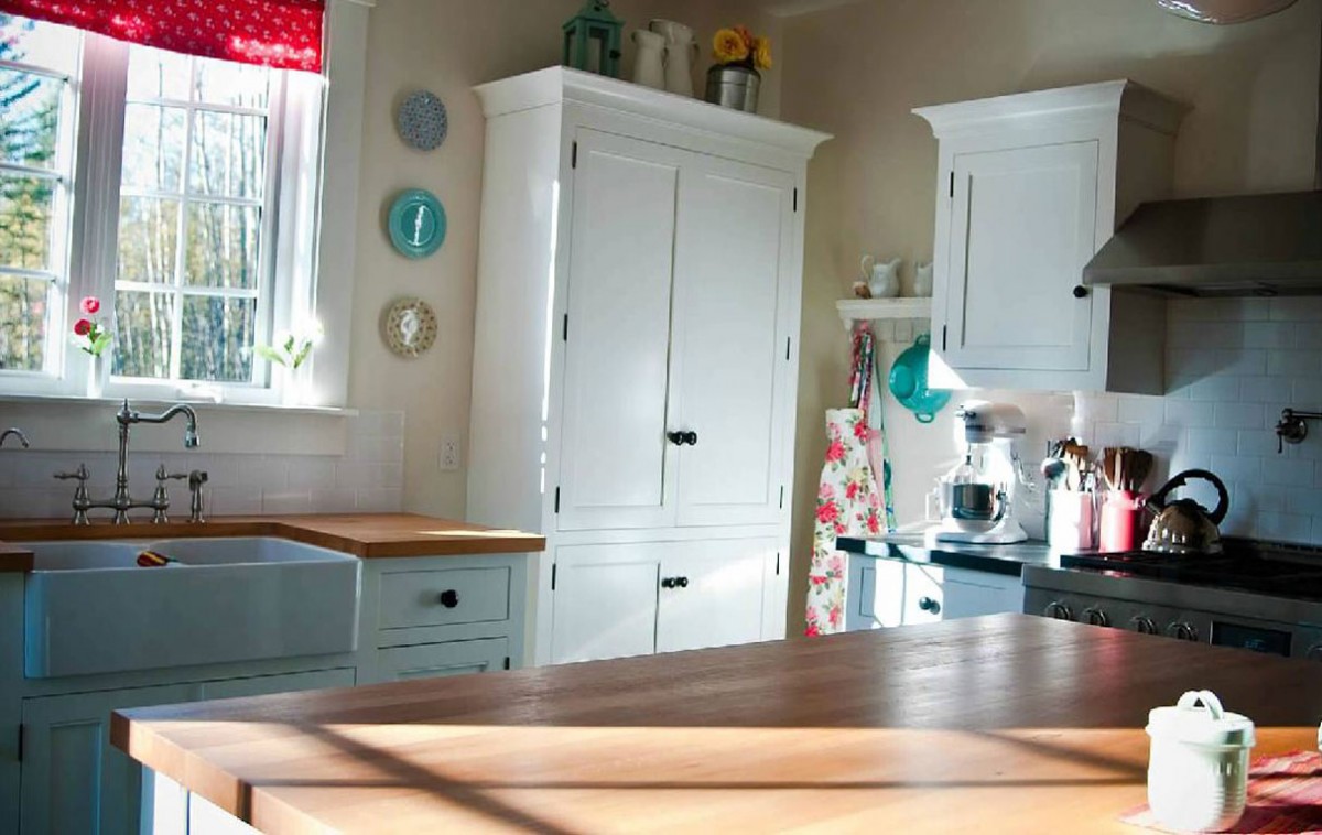 Free Standing Kitchen - Maggie's Free Standing Cottage Kitchen