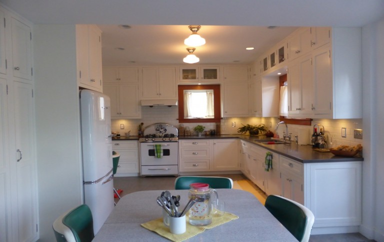 Vintage Kitchen Restoration - Getting The Vintage Back In The Kitchen